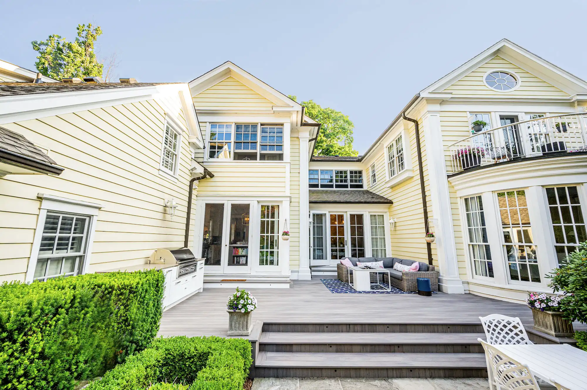 Halton Hills Deck Contractor | Custom Deck Design & Construction